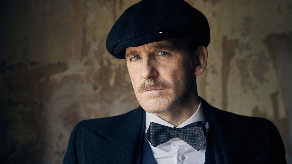 Un actor de Peaky Blinders fue acusado de consumo de drogas y culpó a la serie