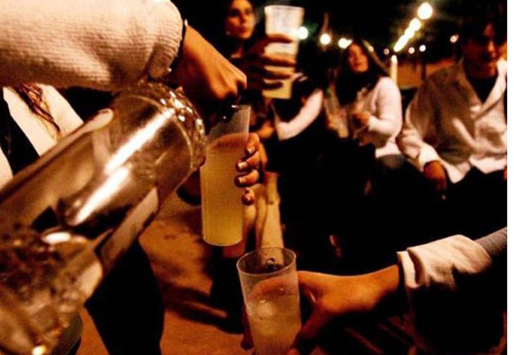Cada vez hay más jóvenes que van a Alcohólicos Anónimos