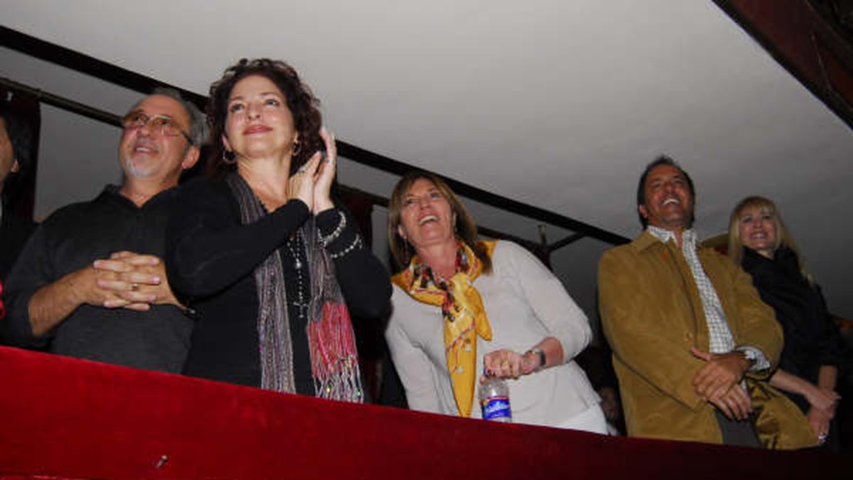 Scioli y Karina Rabolini en la despedida de “Eva, el gran musical ...