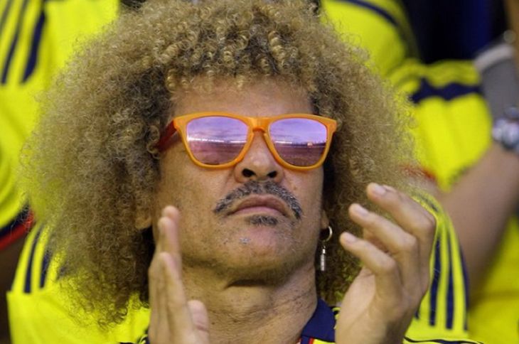 El Pibe Valderrama como nunca lo habías visto: con pelo lacio