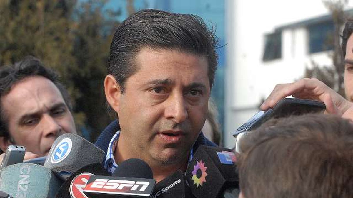 Daniel Angelici: No rescindiremos el contrato de Riquelme