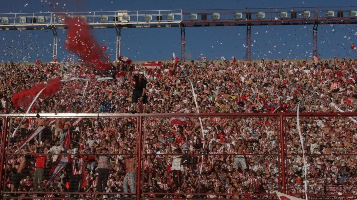 7- Hinchada de Estudiantes