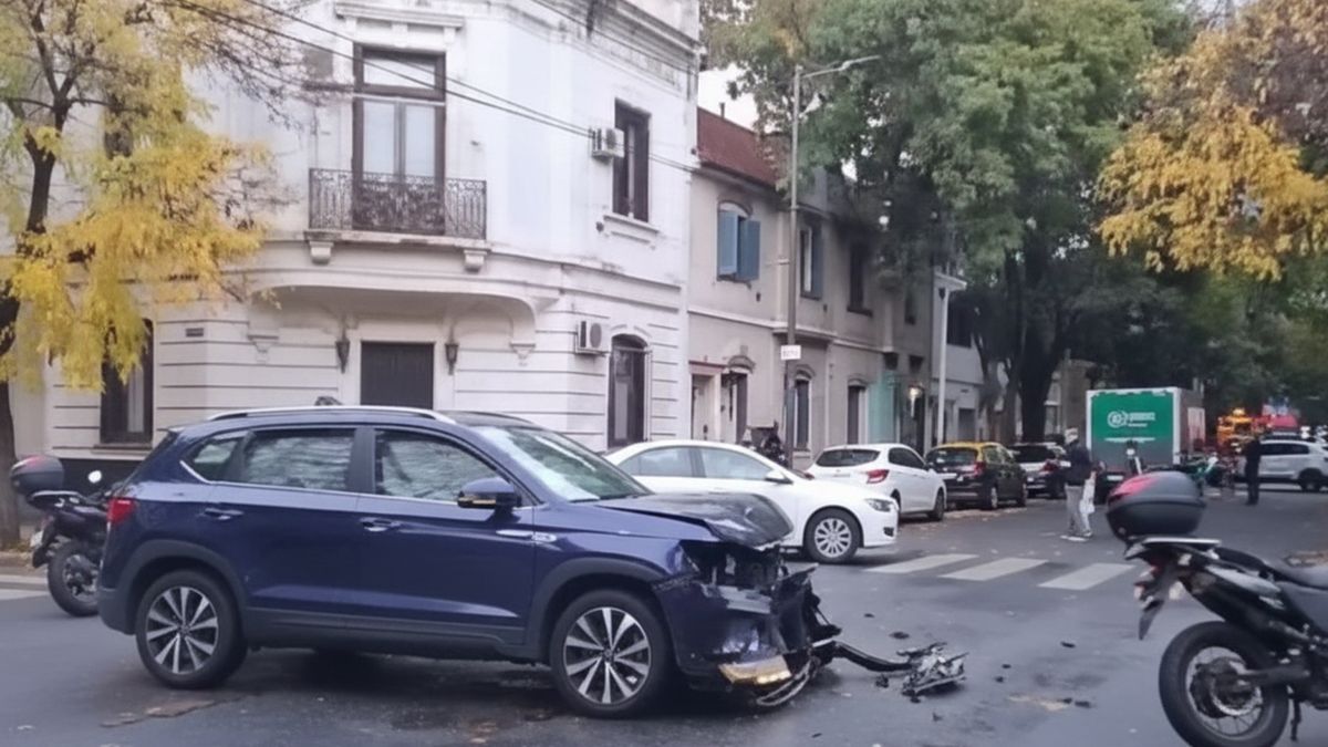 Impresionante choque múltiple en Colegiales dejó al menos tres heridos