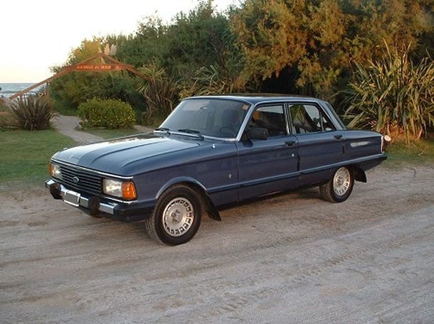 El Ford Falcon cumple 50 años de amores y odios en la Argentina