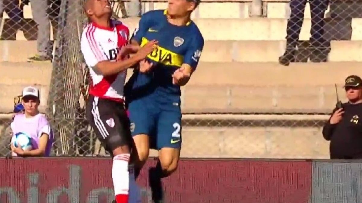 Así fue el cabezazo que le dio De La Cruz a Goltz