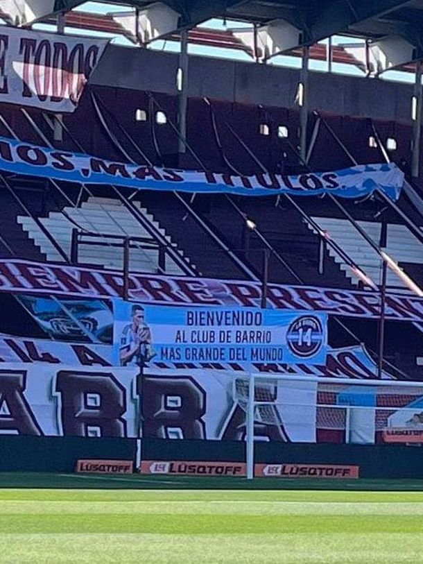 La bandera que la hinchada de Lanús le dedicó a Ángel Di María en el ...