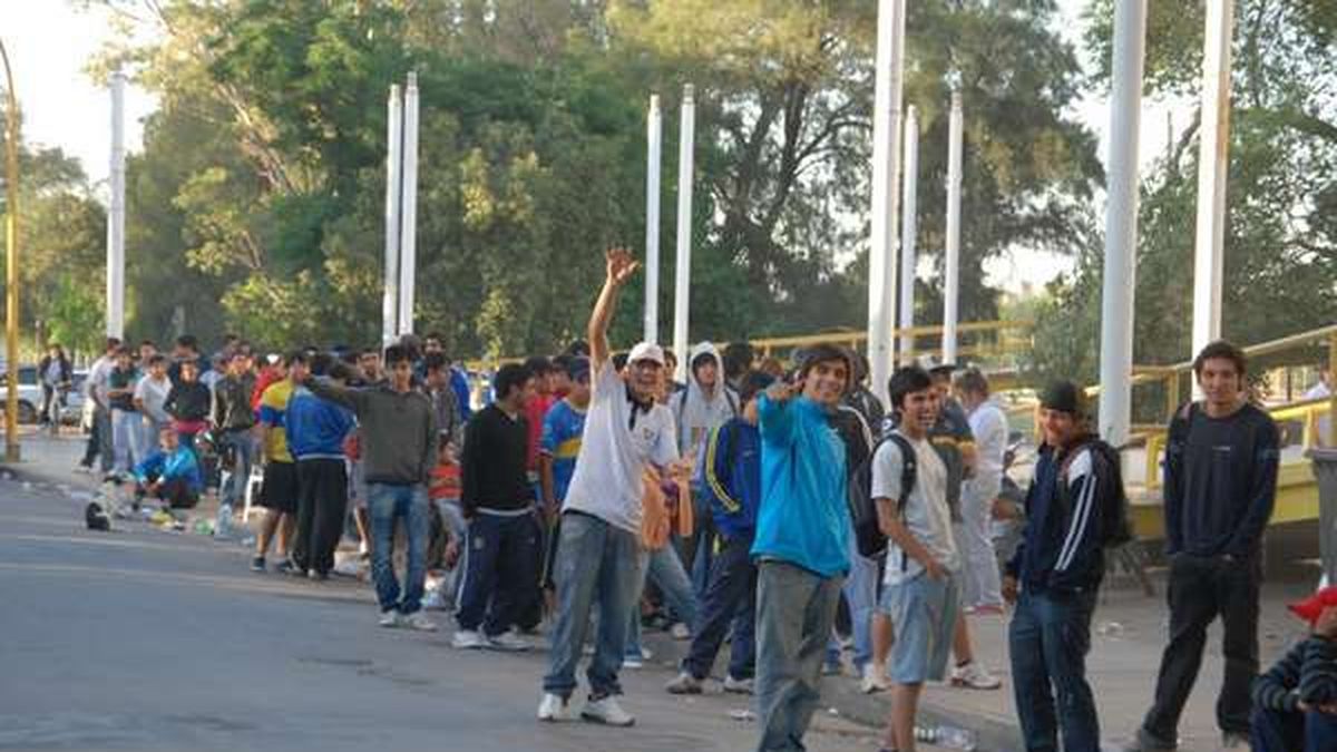 Prohibieron las filas de más de media hora en la Capital Federal