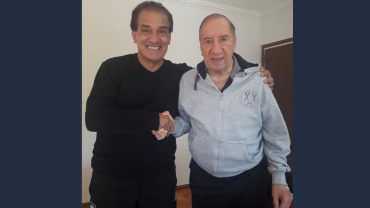Bilardo y un dato alentador: Ve el Mundial y está contento por Argentina