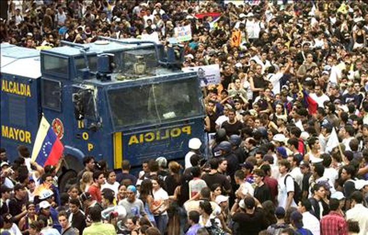 Continúan las protestas por el cierre de RCTV en Venezuela