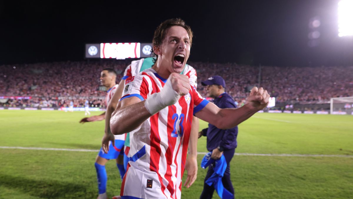 Paraguay venció 2-0 a Uruguay y sueña con el Mundial 2026
