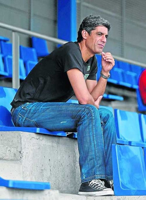 Diego Maradona no reúne las condiciones de un DT nacional