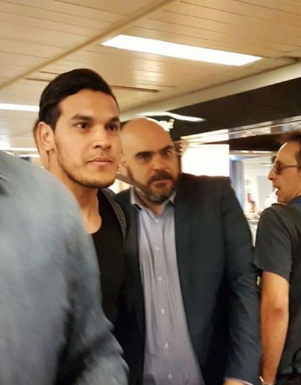 Sillazos y vidrios rotos: así negocian el pase de Gustavo Gómez del ...