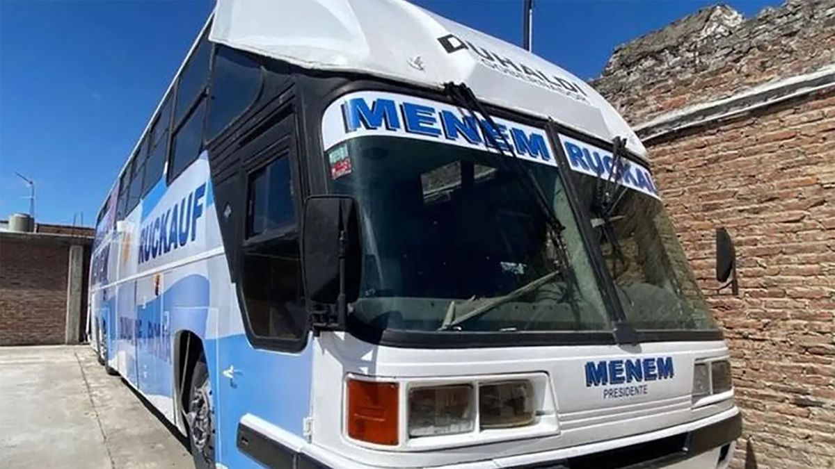 Subastaron el Menemóvil del 95 y pagaron una fortuna Subastaron el Menemóvil del 95 y pagaron una fortuna