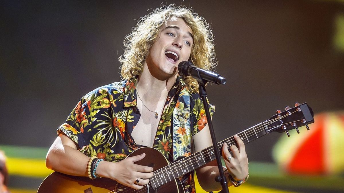 La tremenda desafinada de Manel Navarro en la final del Festival de ...