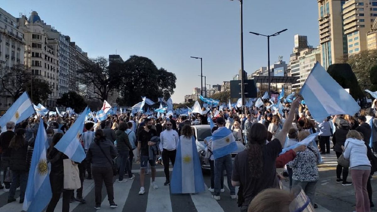 Nuevo banderazo opositor en distintos puntos del país