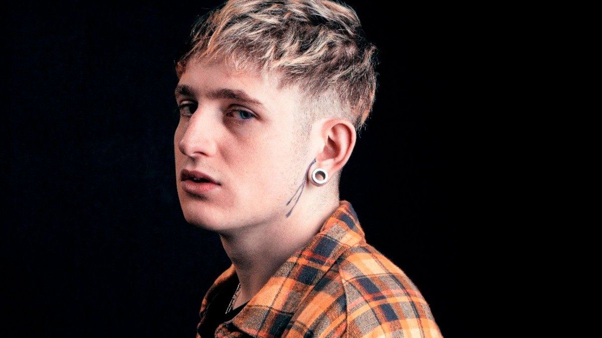 Dillom lanzó su disruptivo segundo disco de estudio