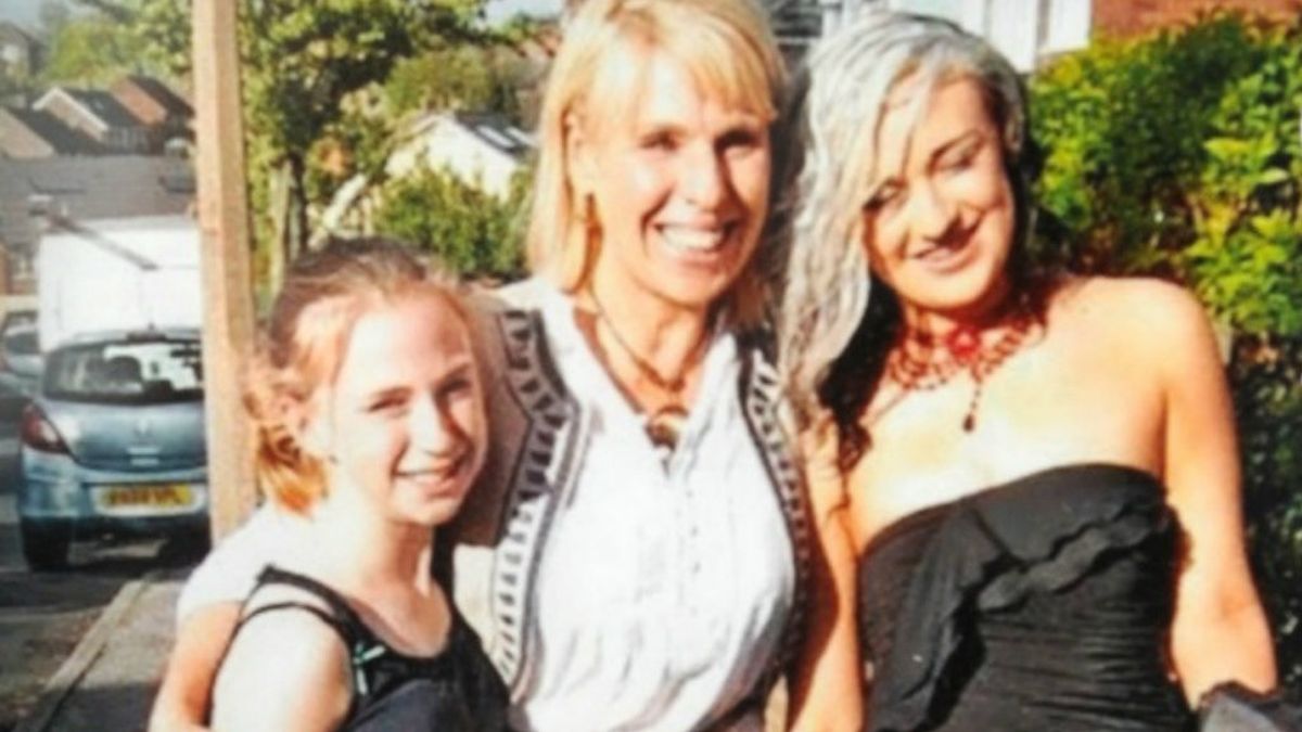 Murió porque los médicos confundieron su cáncer de estómago con bulimia