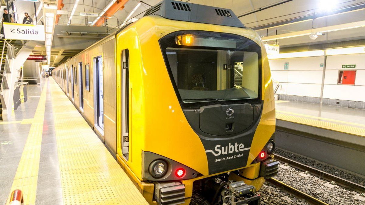 Cómo funcionarán el Subte y el Premetro durante las fiestas