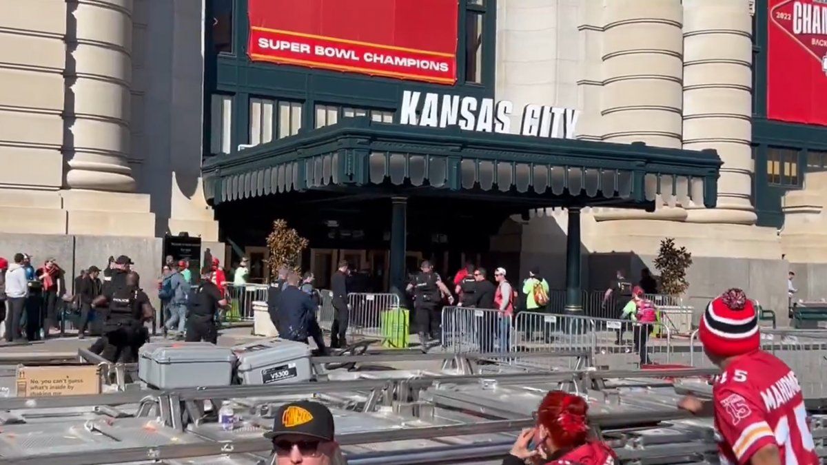 Un tiroteo en los festejos de los Kansas Chiefs dejó un muerto y varios heridos