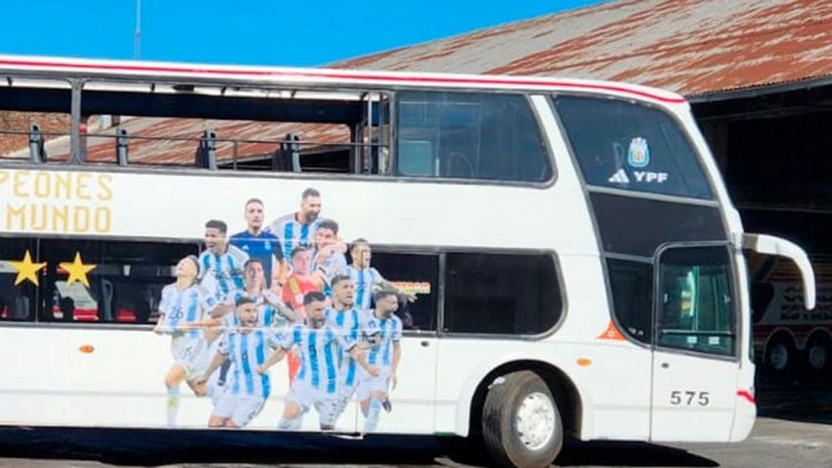 Así es el micro que trasladará a la Selección: fotos, ploteo y formato