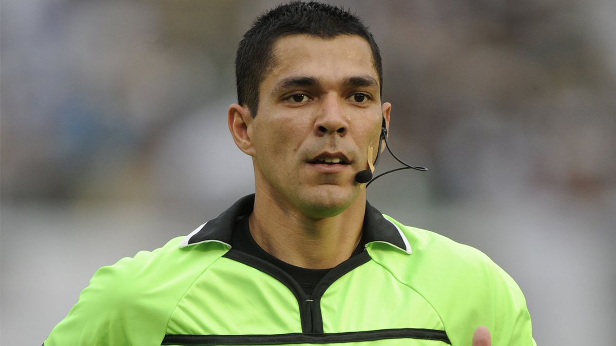 Mario Díaz de Vivar será el árbitro del River - Racing por la Libertadores