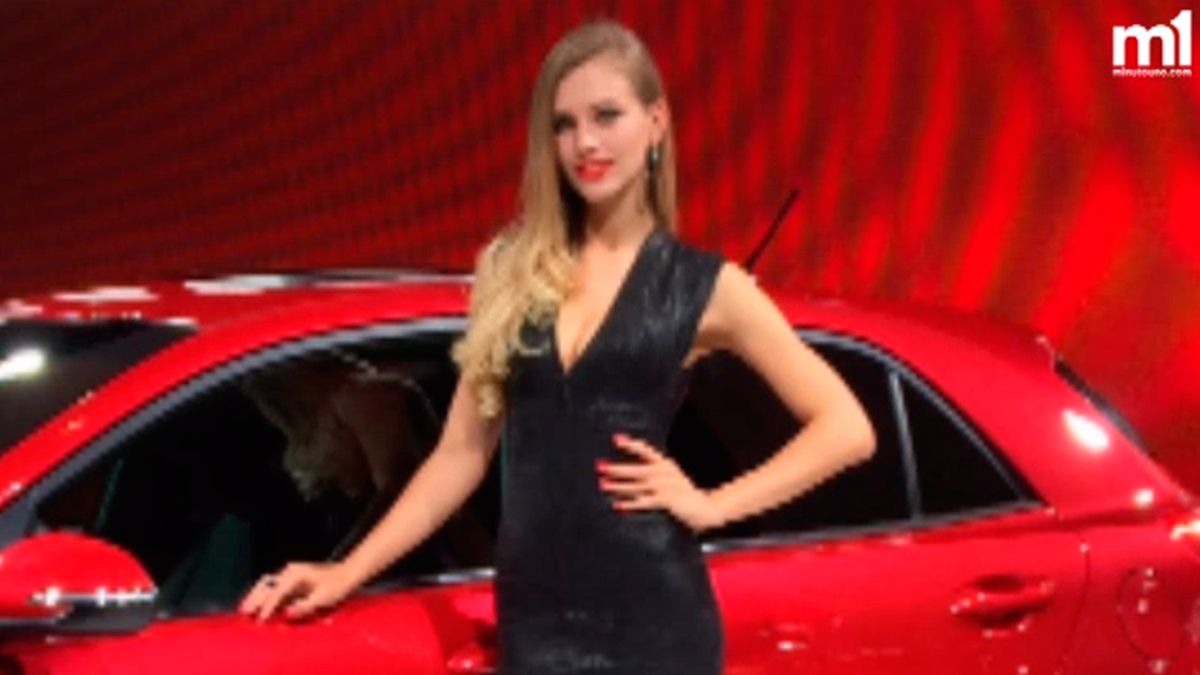 Las promotoras más lindas, en el salón de los mejores autos
