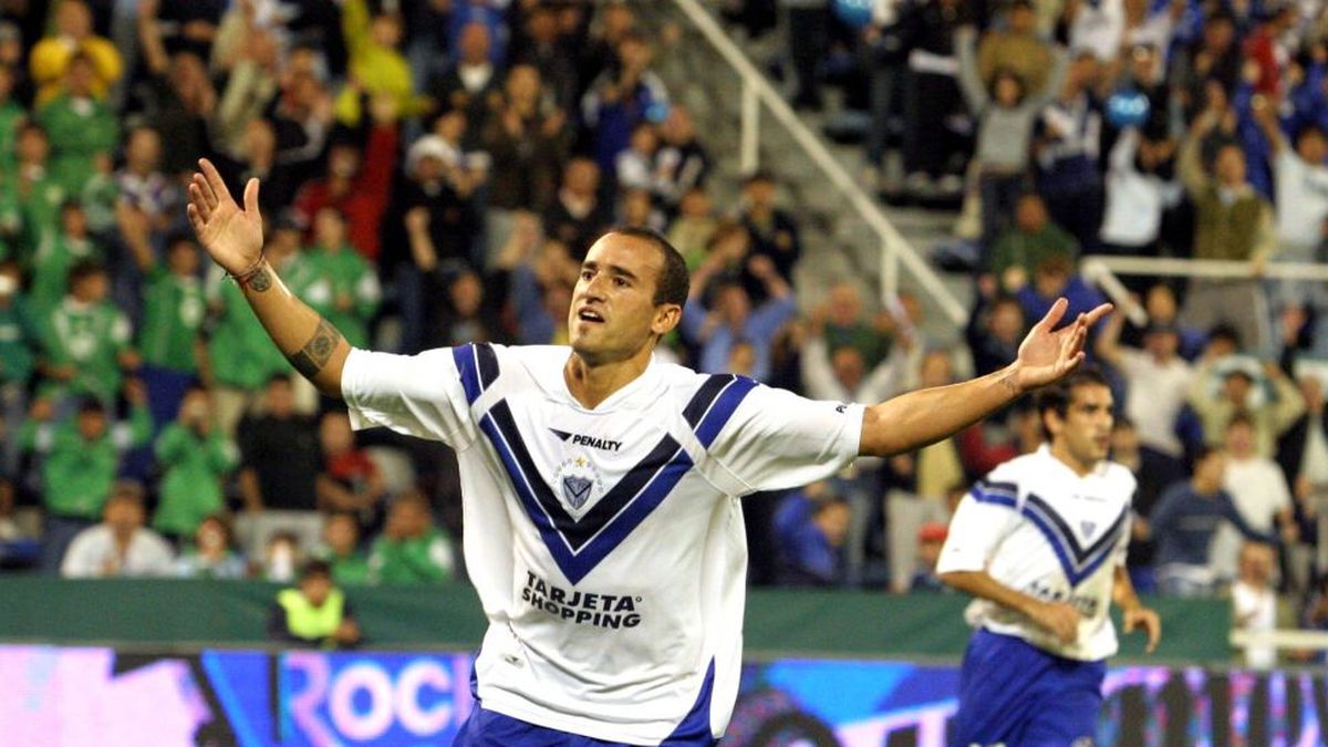 Vélez sigue imparable en Liniers y es el único líder del Clausura