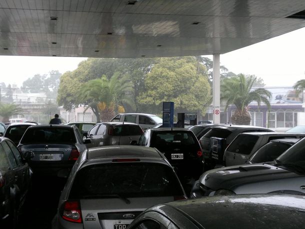 Un temporal de lluvia y granizo golpeó a la ciudad de Córdoba Un temporal de lluvia y granizo golpeó a la ciudad de Córdoba