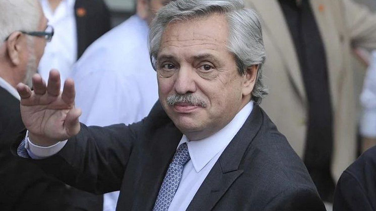 Alberto Fernández es el padrino de un niño de la ciudad de Berisso