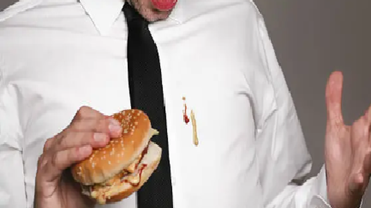 ¿Manchas de grasa en tu ropa? El truco definitivo sin quitamanchas ni ...