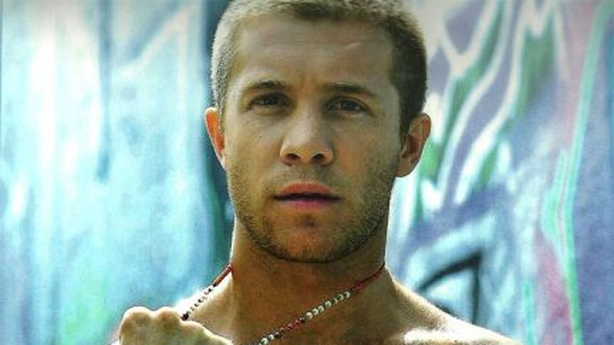 El look maduro de Tacho Riera, sin perfil angelical