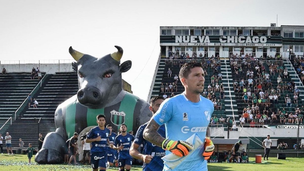 Cuarentena: arquero de Temperley hace delivery a necesitados