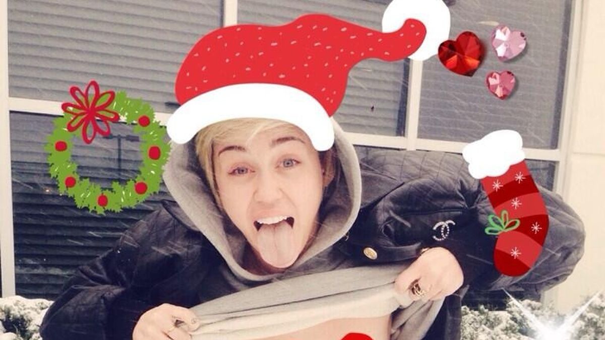 Miley Cyrus sigue adelante con sus festejos navideños