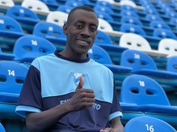 Una promesa del fútbol de Zambia se sumó a Temperley: la historia de ...