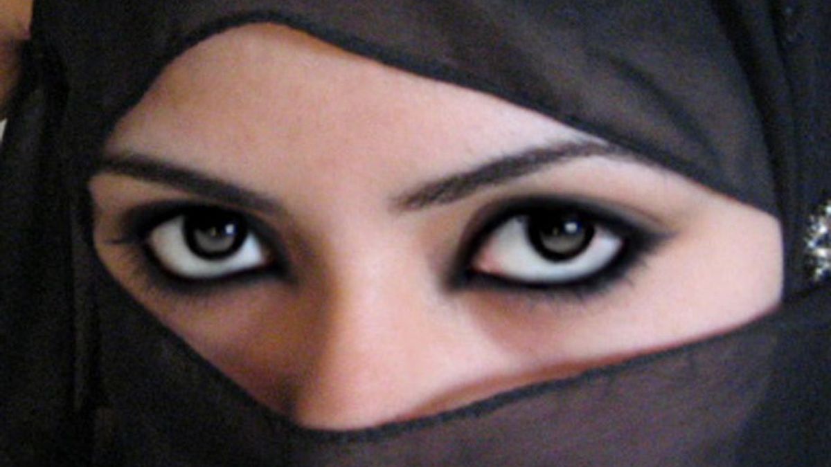 Aprobarían volver al uso del velo musulmán en universidades laicas de ...