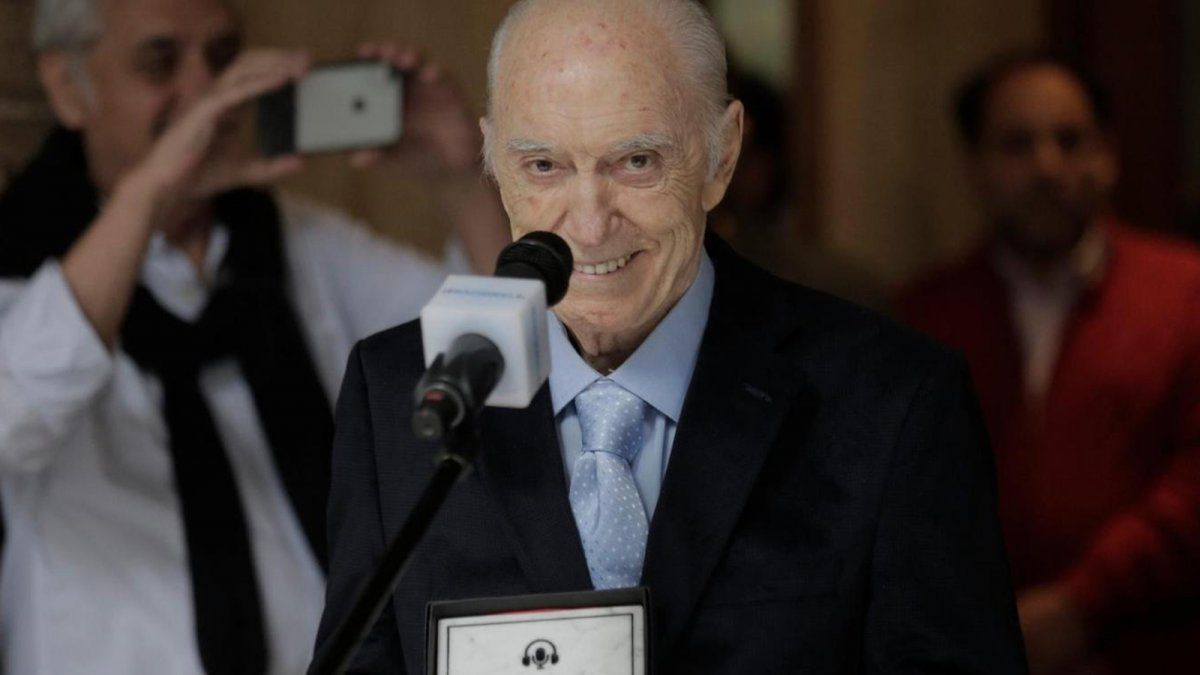 Quién fue Cacho Fontana