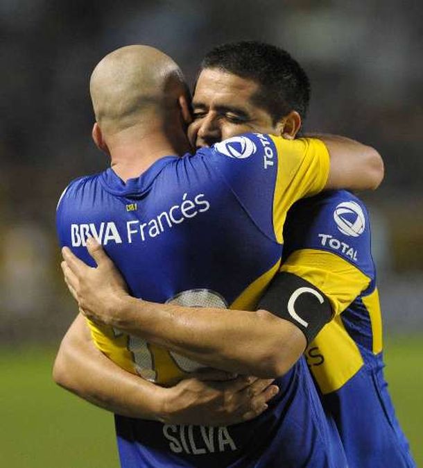 Román y Silva, titulares contra Deportivo Merlo