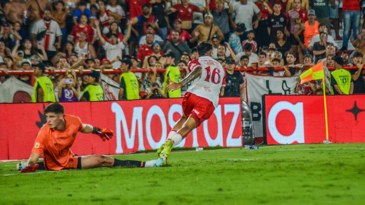 La cargada de Huracán a Leandro Romagnoli tras el triunfo ante San ...