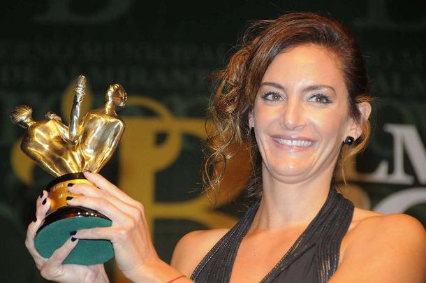 Lucha Aymar recibió el Olimpia a la mejor deportista