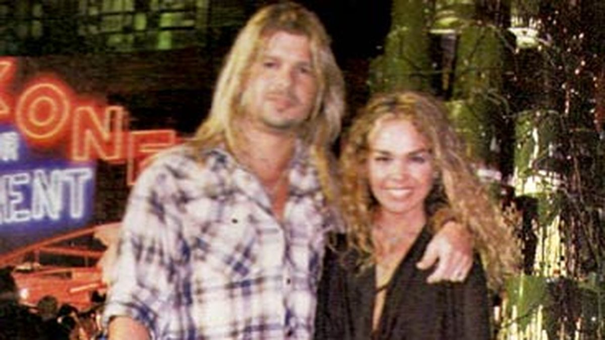 Presentamos la versión bizarra y bien criolla de Shakira y Antonito