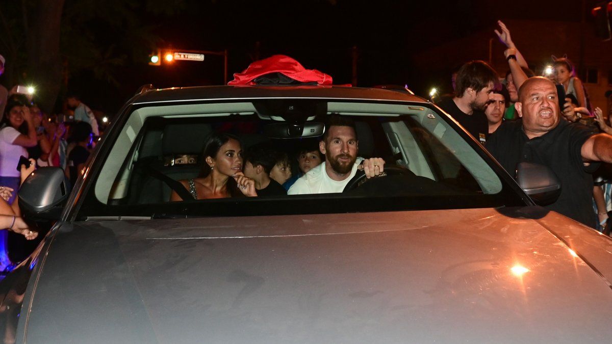 La fiesta de Lionel Messi en Rosario: así celebraron los campeones del ...