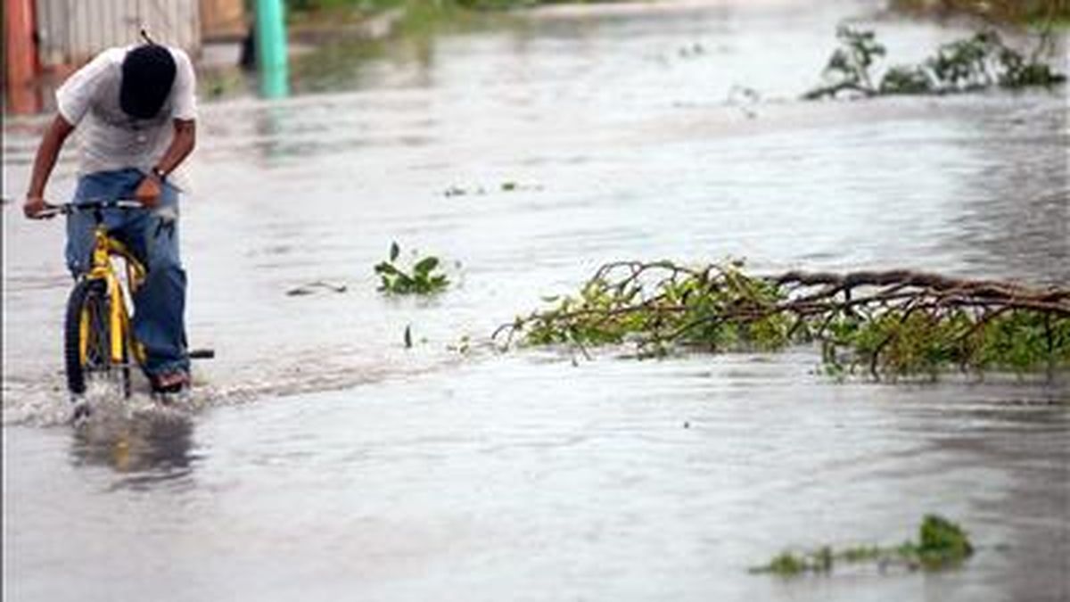 La Embajada argentina, en estado de alerta por huracán Dean en México