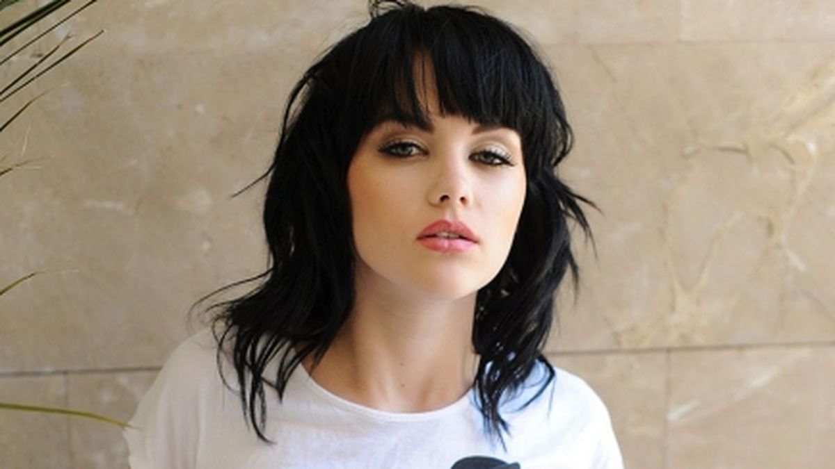 Melissa Clarke, una belleza alternativa que muestra 20 años de sensualidad