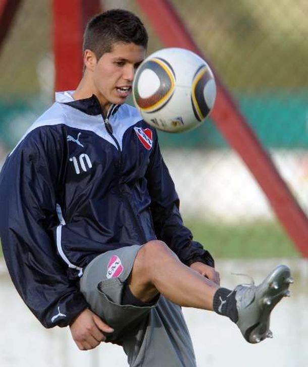 Patito Rodríguez, la joyita del Rojo que todos quieren