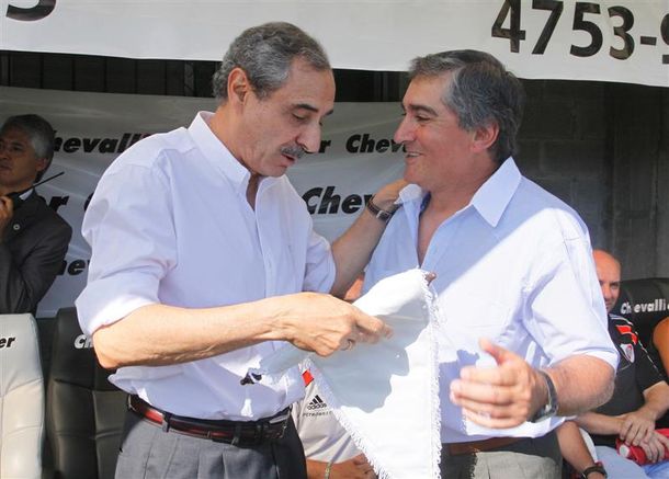 Cappa no renuncia pero en River lo quieren lejos del banco