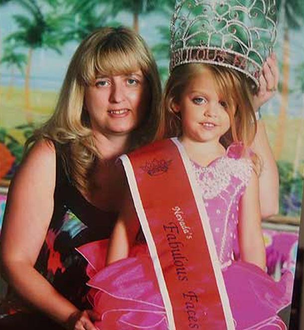 Gastó US$ 48 mil en transformar a su hija en una Barbie