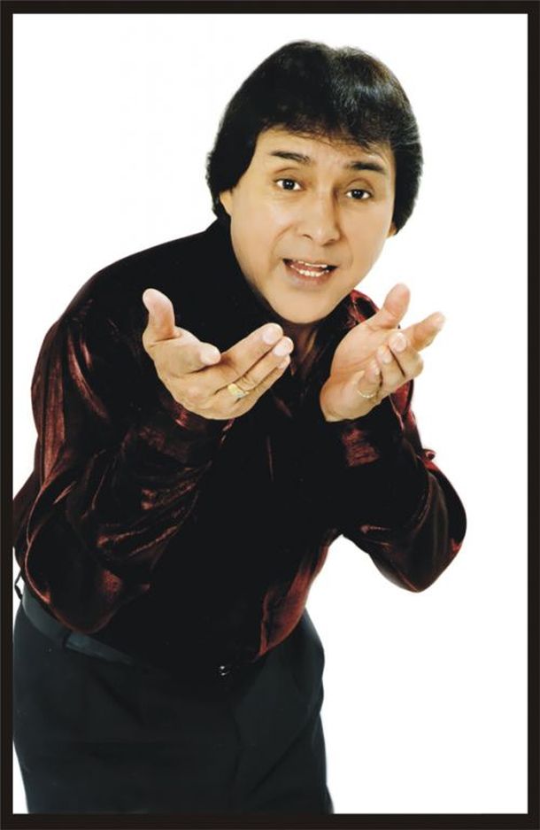 Mal momento para Ricky: una de sus Rikitas se desmaya ¡en vivo!