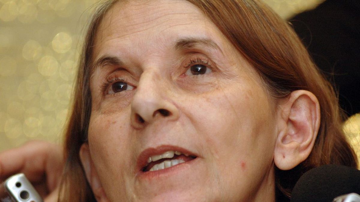 Molina: Le deseo a Fidel Castro, el verdugo de mi familia, que se recupere