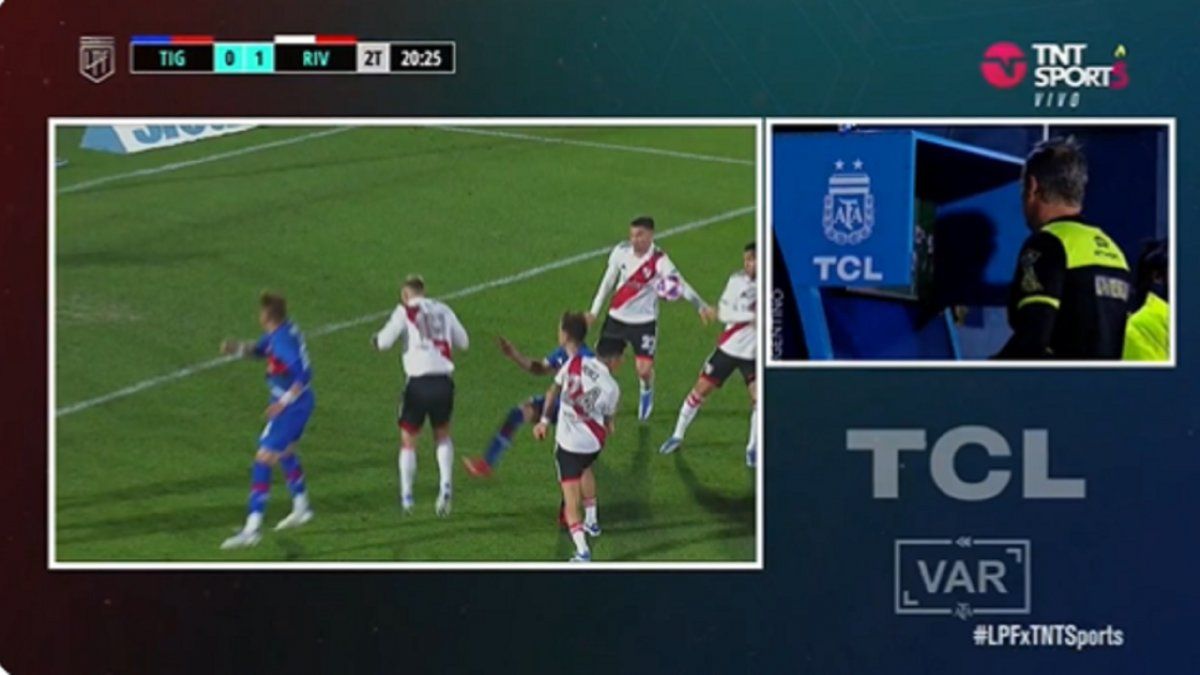 Polémica en Tigre-River: ¿Fue penal de Mammana?