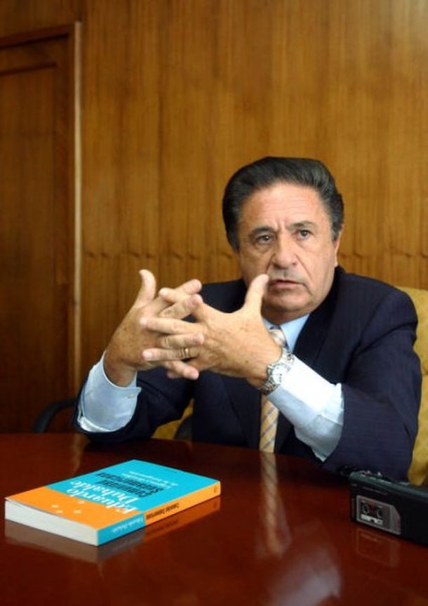 Ahora en el Gobierno se despegan de DElía y no creen que Duhalde esté ...